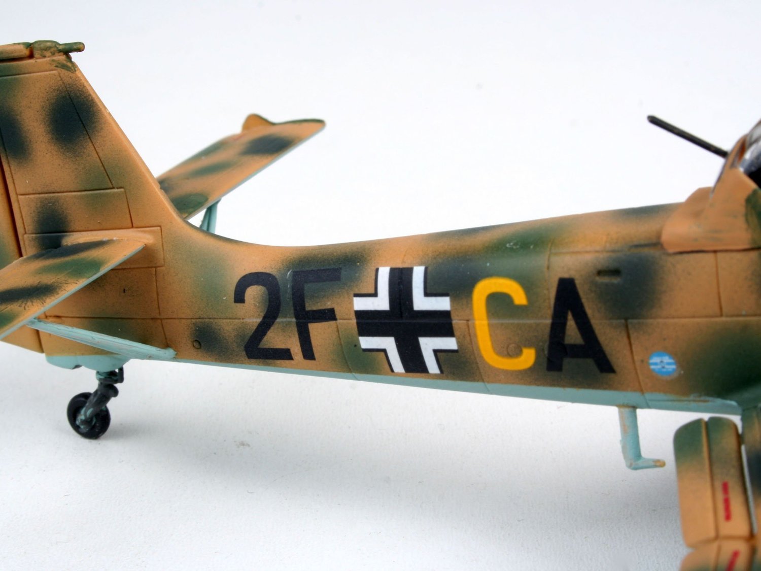 Модель Revell Пикирующий бомбардировщик Junkers Ju 87 B-2/R-2 Stuka 1: ...